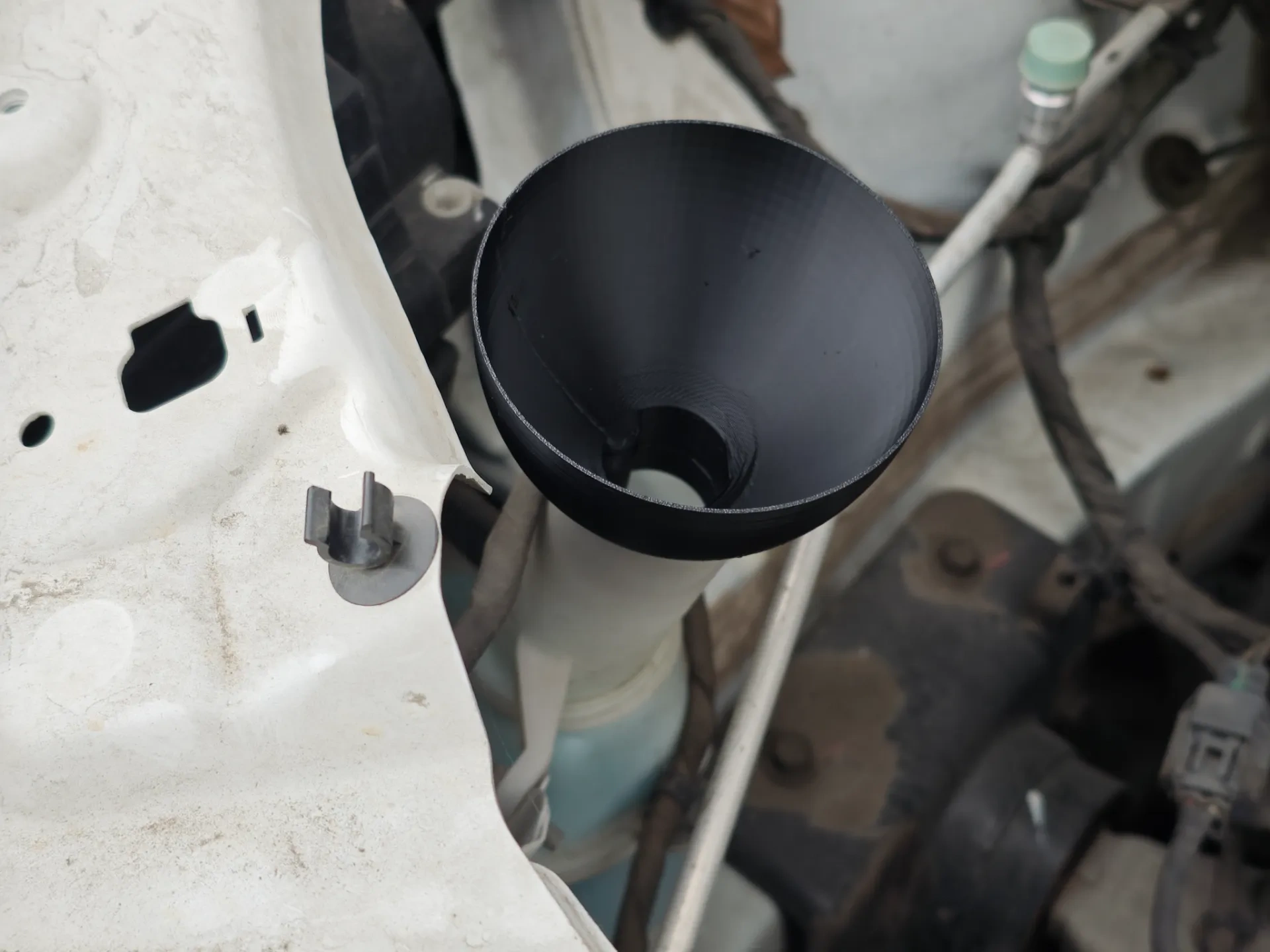 Windshield Washer Fluid Funnel by 夏至 - MakerWorld