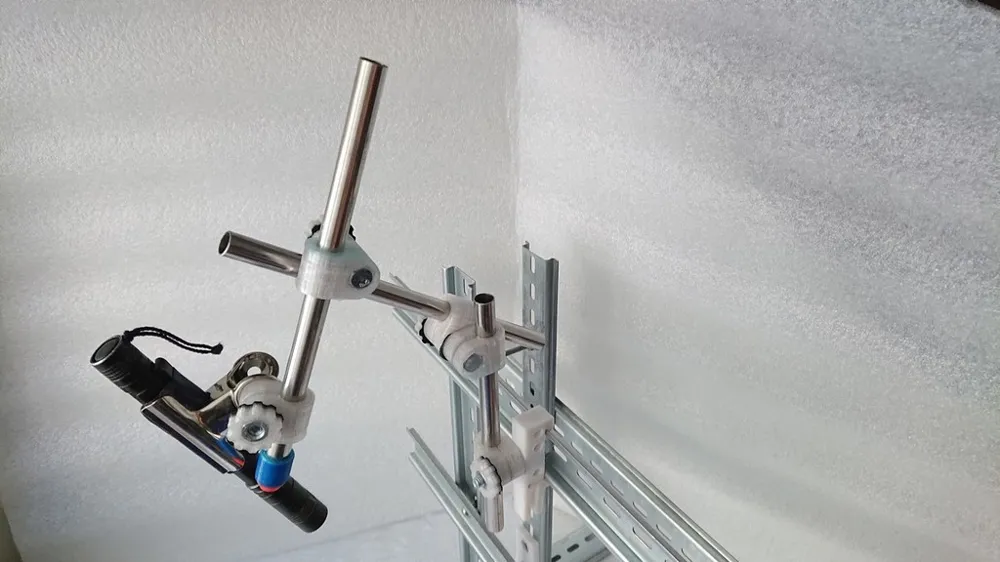 A DIN Rail mount and PCB vise by psv6 - MakerWorld