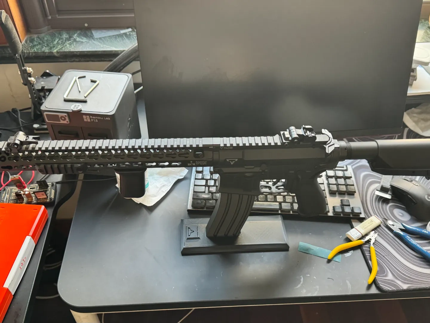 Taran Tactical TTR TI1 Display Stand by limx->0 MakerWorld: Download ...