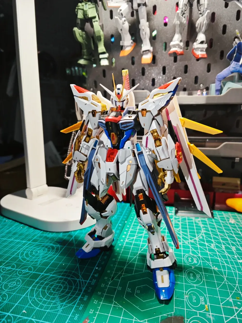 荣耀捍卫者(Proud Defender) for MGEX 强袭自由高达 V1.0 二次创作 - 来自 SnakeKwok MakerWorld：免费下载 3D 模型