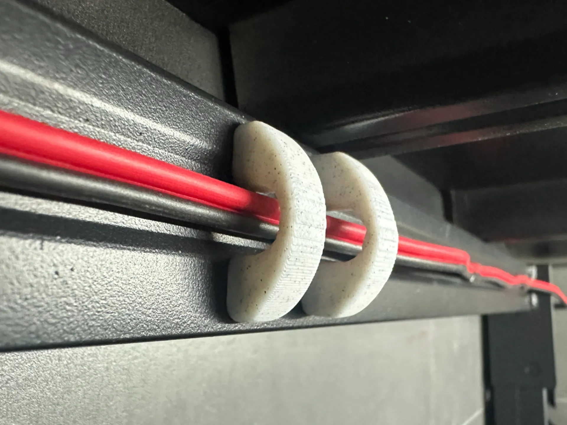 Magnetic Wire Holders by Miao Jiabo - MakerWorld