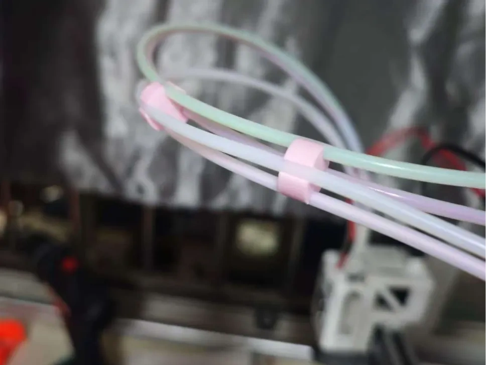 4-channel PTFE tube clamps by user_2946017637 - MakerWorld