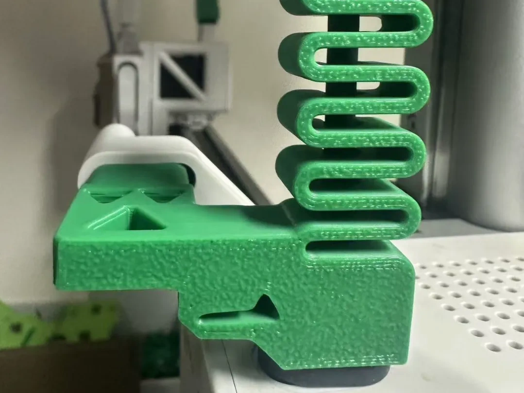 A1 mini filament guide Remixed by user_2999354420 - MakerWorld