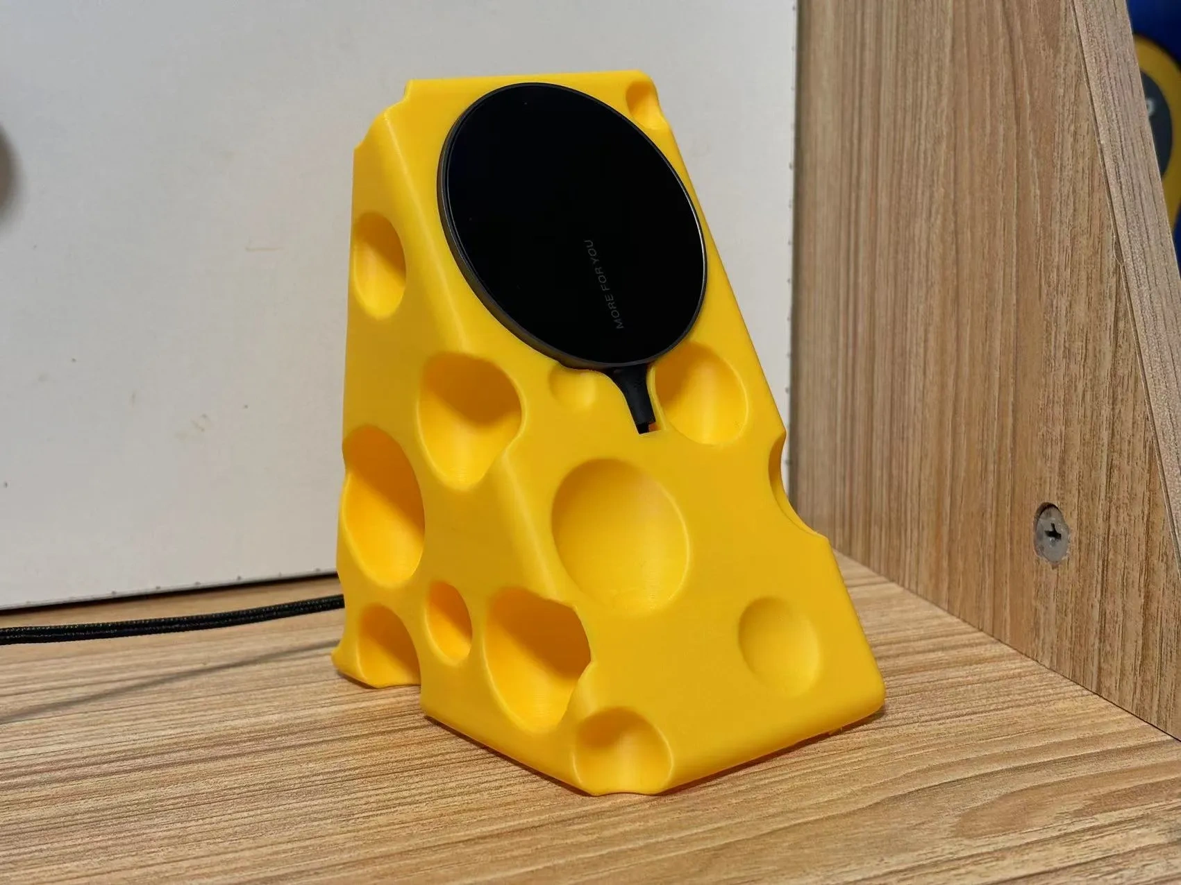 Cheese-shaped MagSafe Charger Dock and iPhone Stand by Limit - MakerWorld