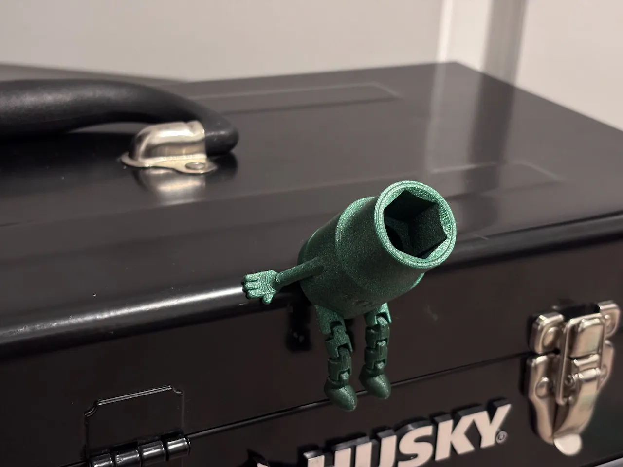 10mm Socket with articulated legs by JB Custom Designs MakerWorld ...