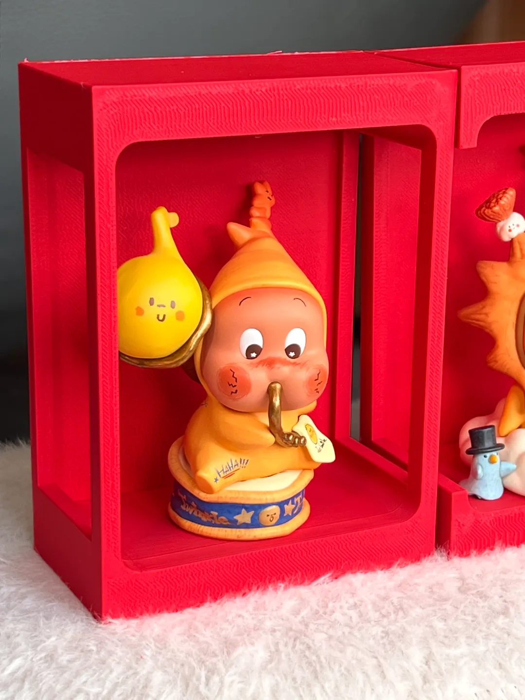 Pop Mart Figure Display Case Stand in Two Sizes by user_2284088840 ...