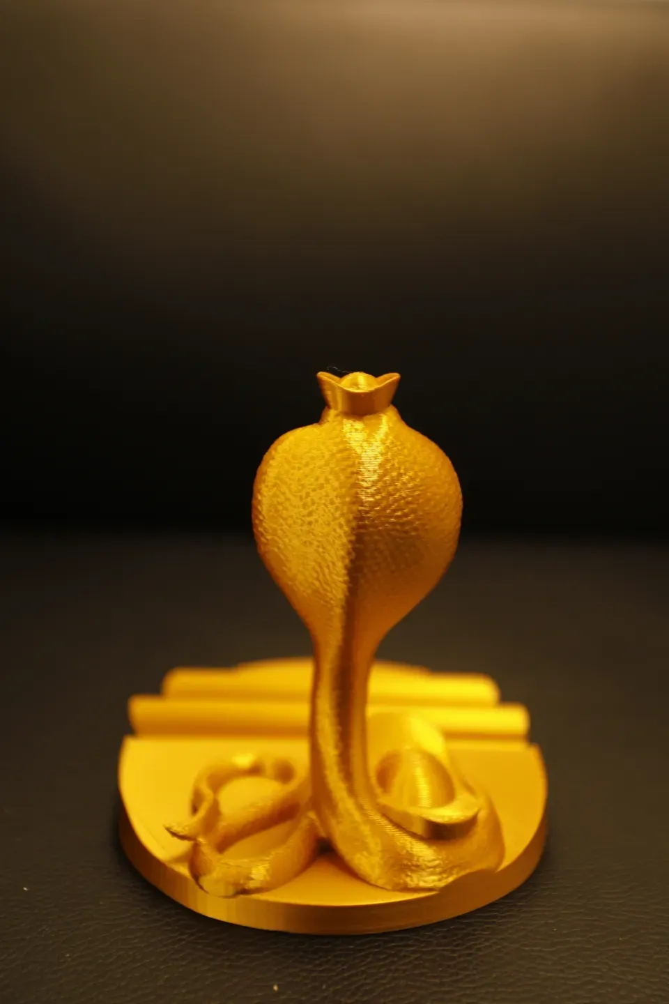 Ingot Snake Phone Holder by puresa - MakerWorld