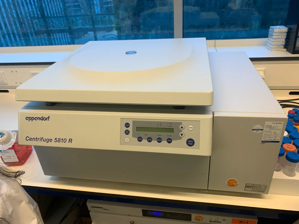 Syringe holder compatible with Eppendorf centrifuge by user ...