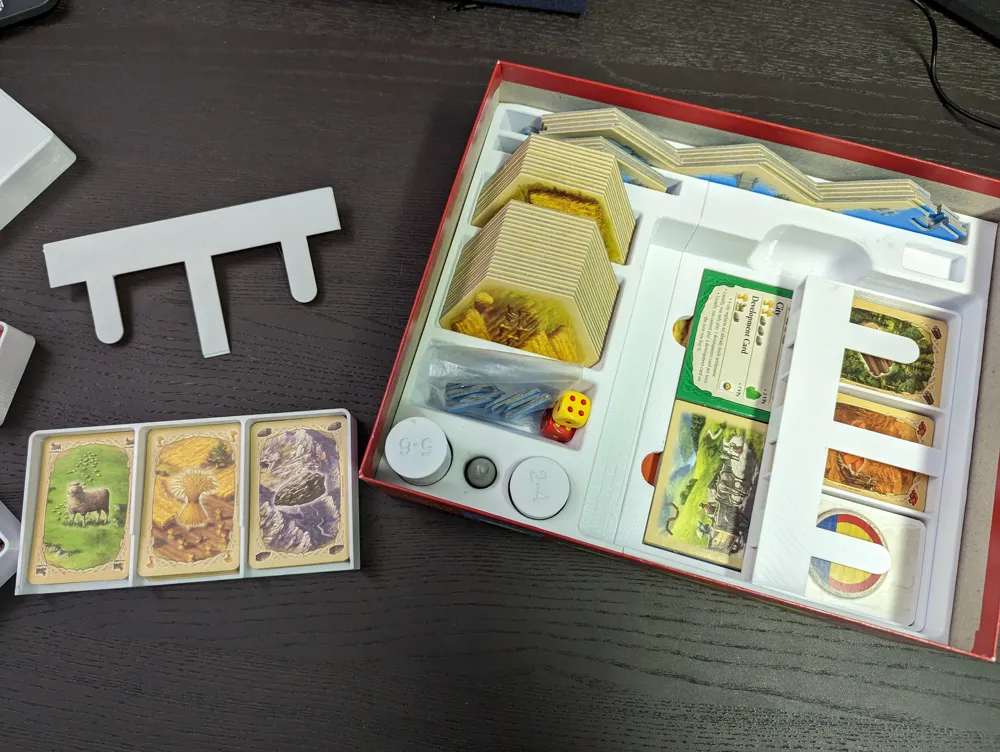 Catan box organizer (US Catan Studio edition) by Félix - MakerWorld