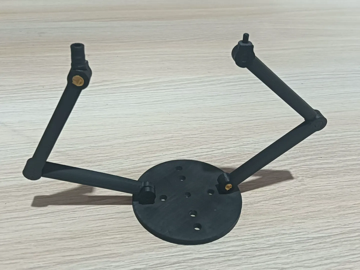 The Judge model stand by user_3851126330 - MakerWorld