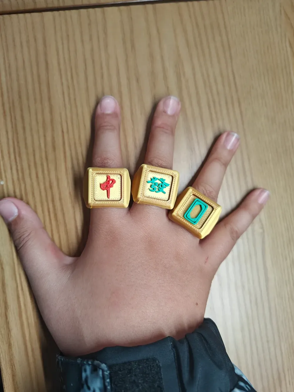 Anneaux inspirés des tuiles Mahjong Zhong, Fa, Bai - Modèle d ...