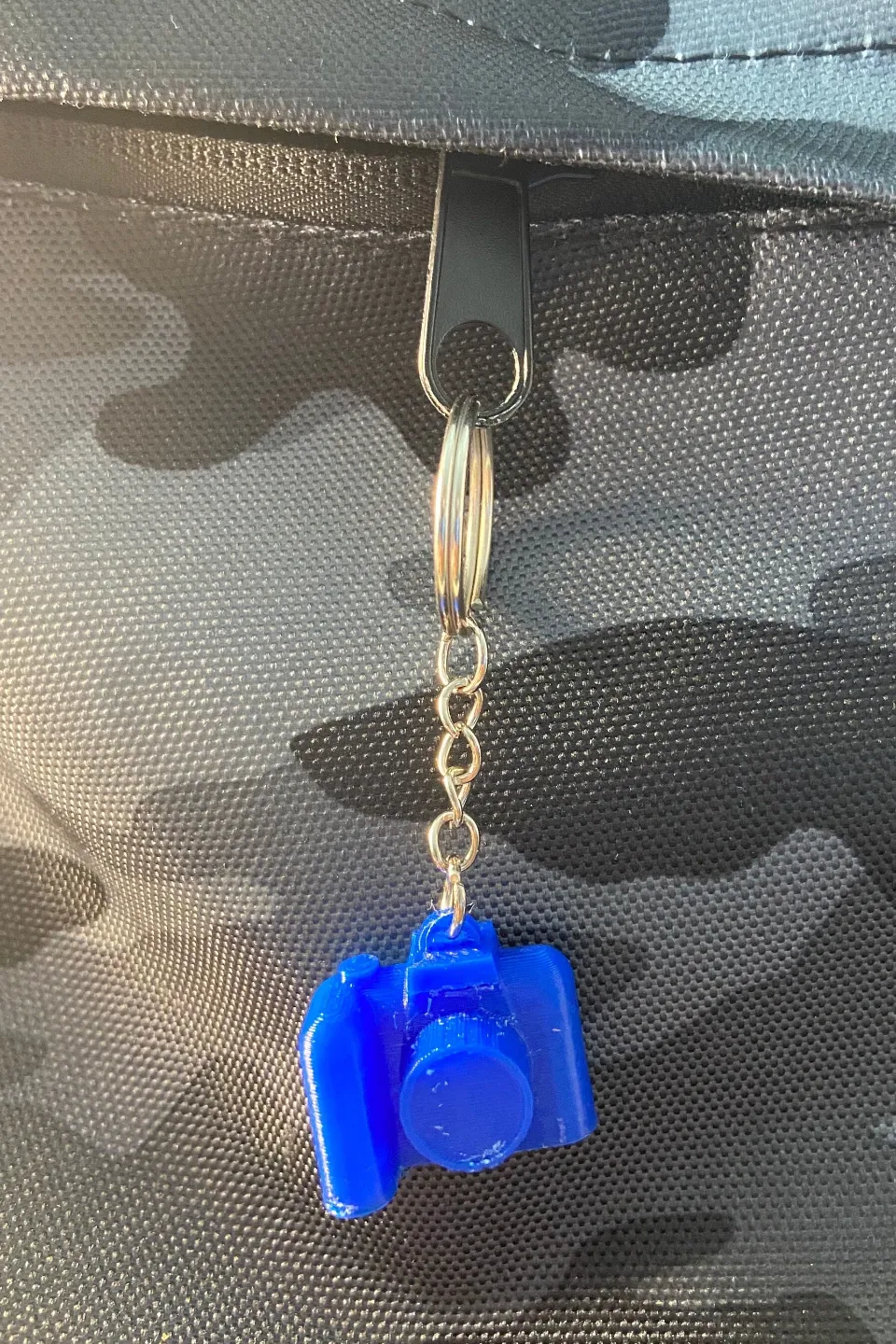Camera Keychain by Est Builds - MakerWorld