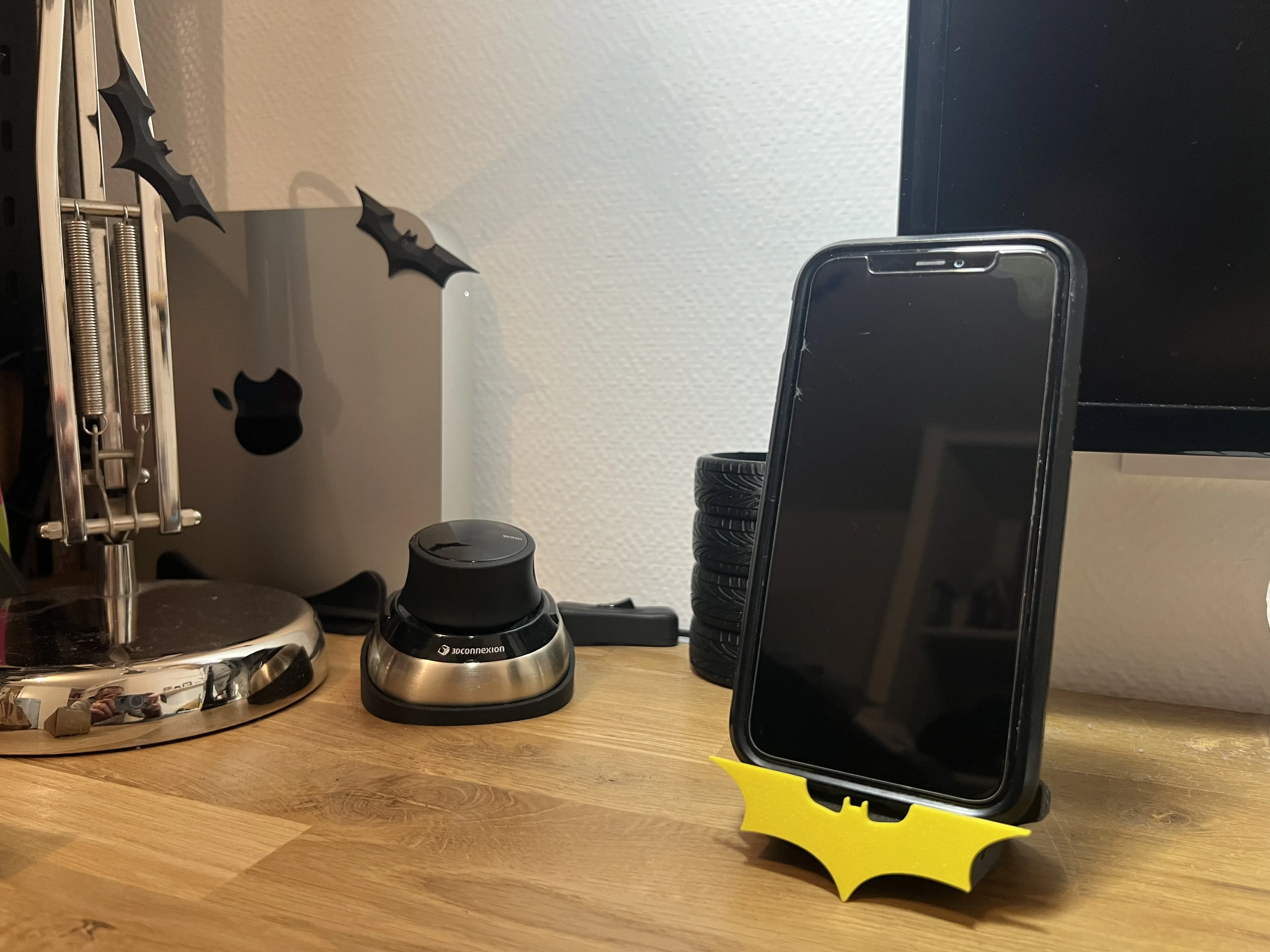 The Bat-Stand: The Dark Knight's Phone Holder - Free 3D Print Model ...