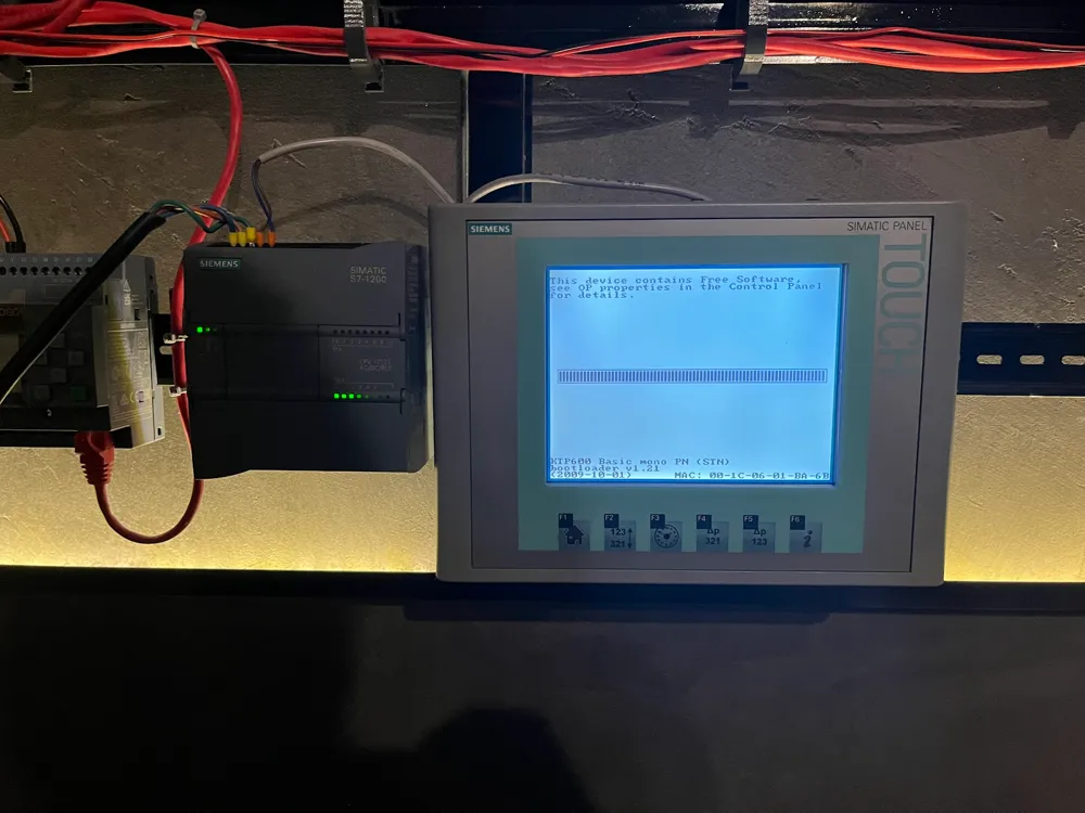 Siemens HMI KTP600 Din Rail Mouniting Adapter Remixed by kubosh ...
