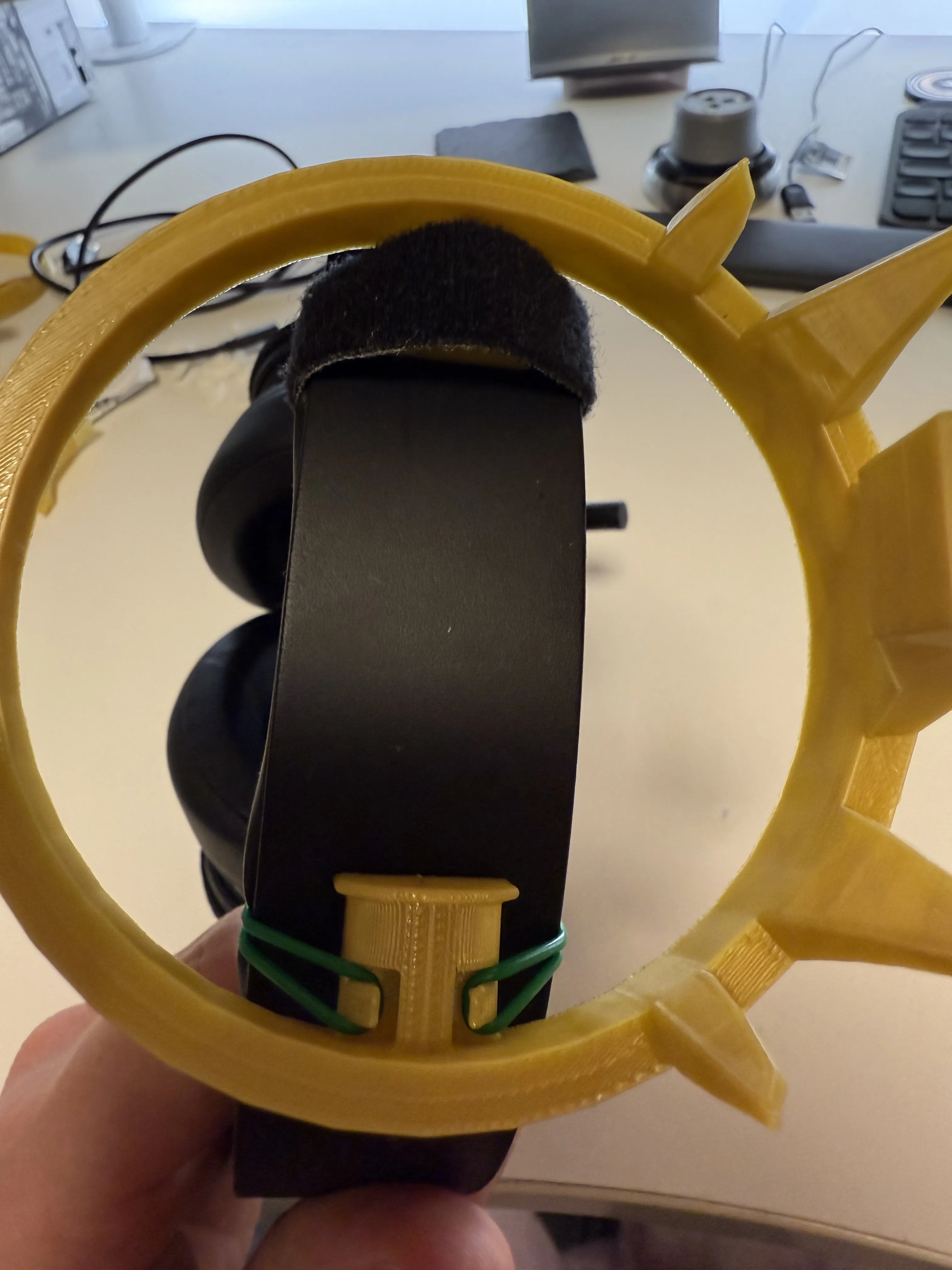 Fortnite Victory Crown for Headset - Free 3D Print Model - MakerWorld