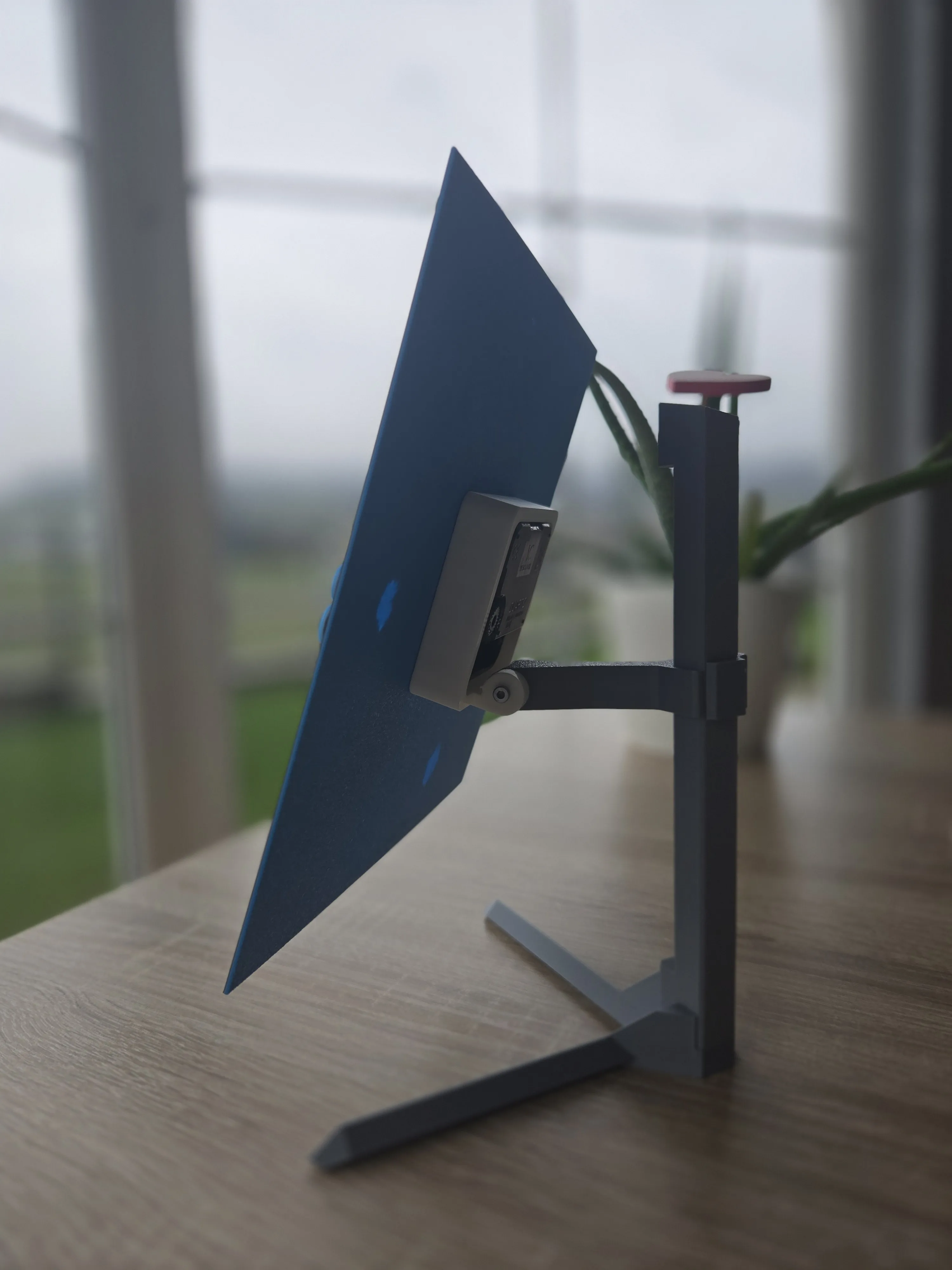 adjustable stand, holder for the Clock Kit011 by NeXuS-PoWeR - MakerWorld