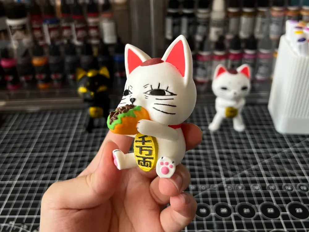 Turbo Granny, the intrepid high-speed grandma Maneki-neko, eating ...