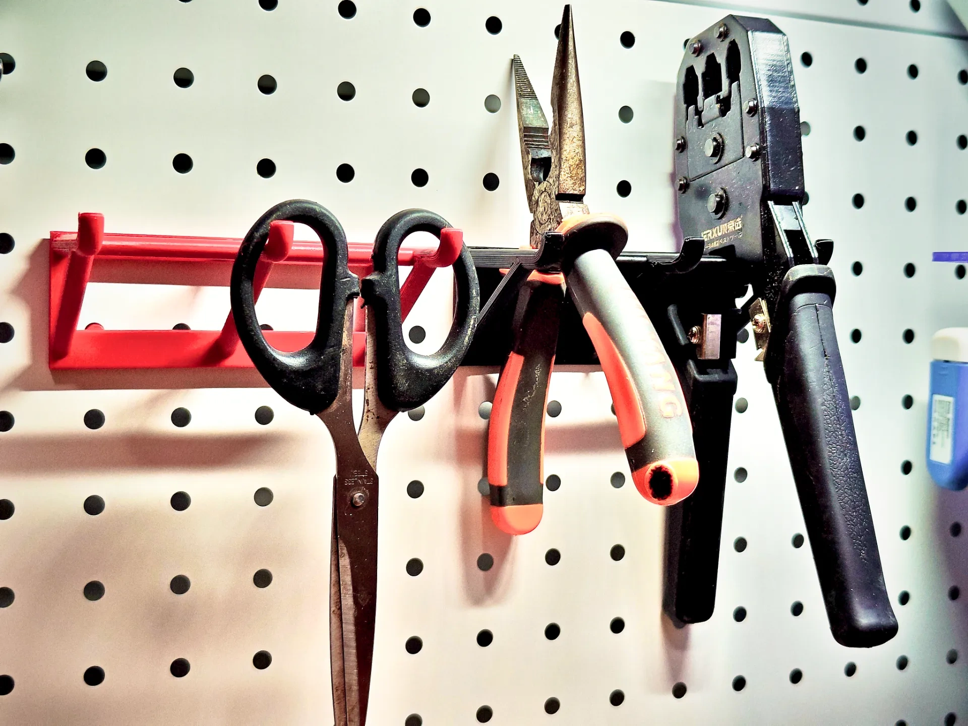 Multifunctional pegboard pliers wall mount compatible with hardware pegboards (5mm hole diameter ...