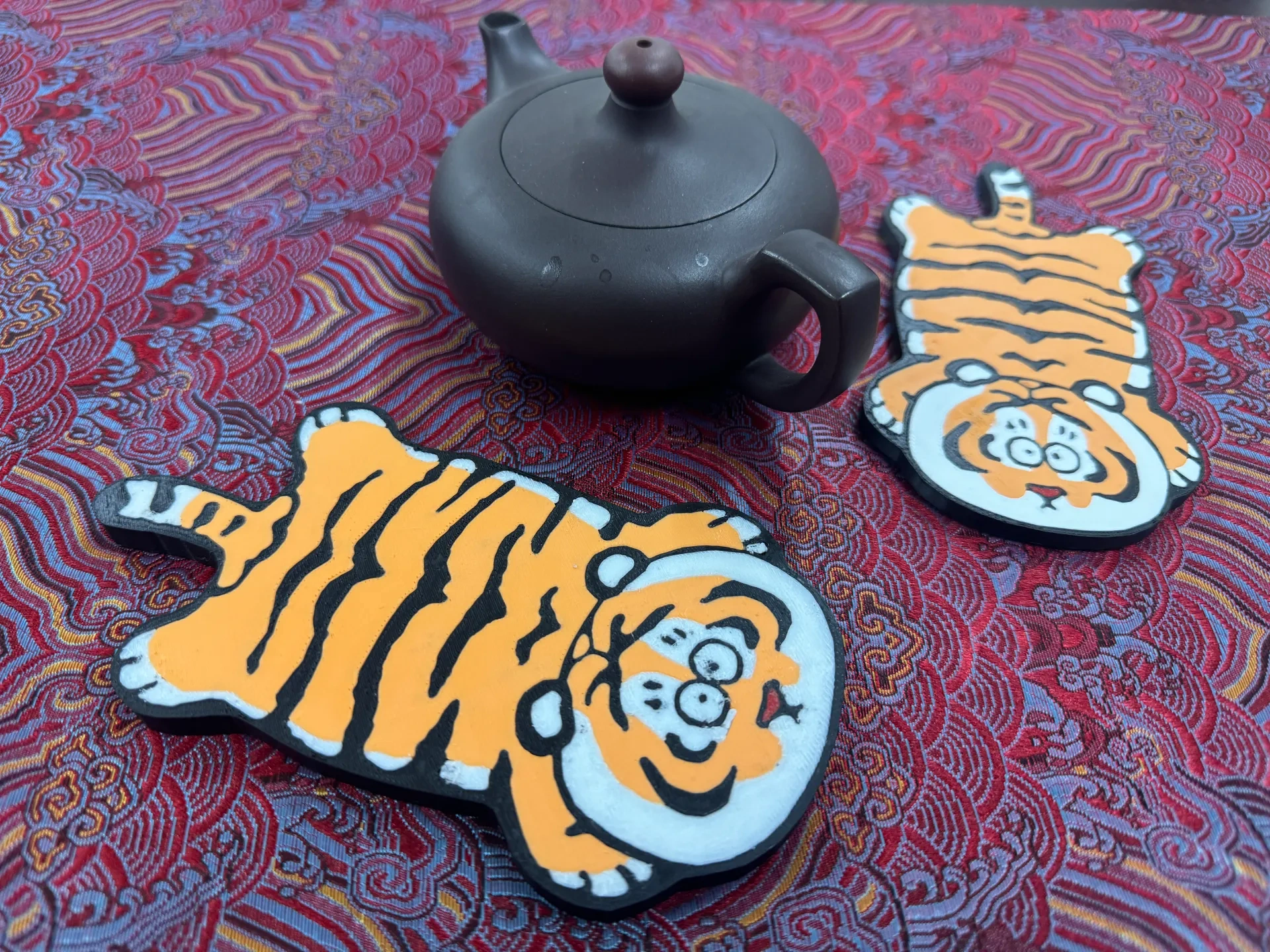 Cartoon Giant Tiger skin coasters and refrigerator magnets by 天天向上 ...