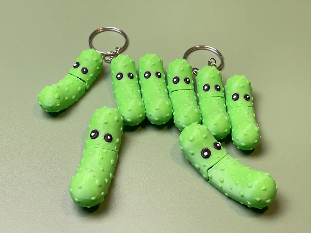 Adorable Articulated Pickle Keychain by 胡子兄弟B - MakerWorld
