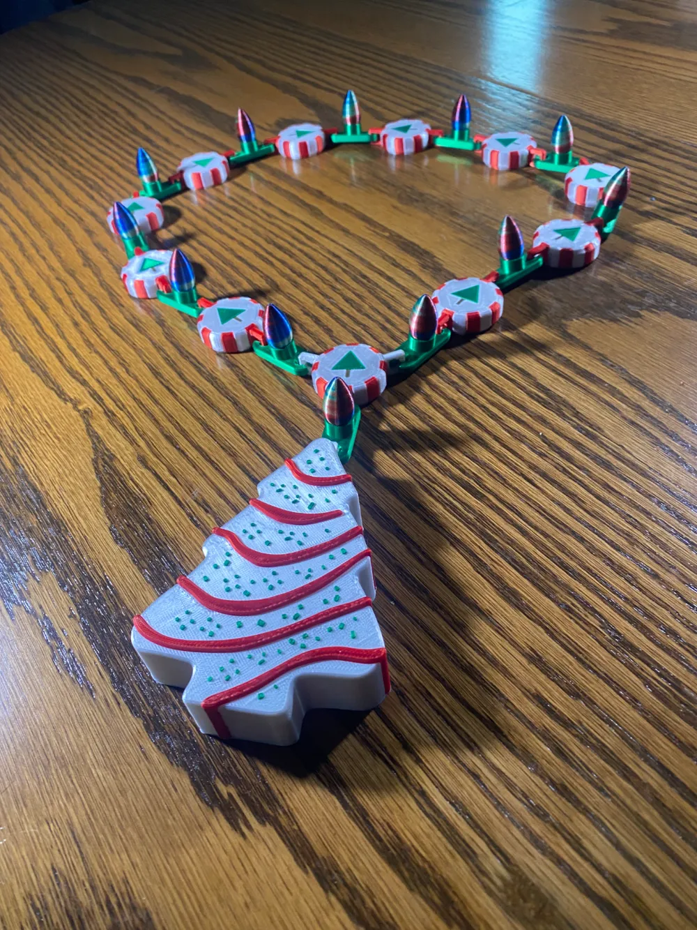 Holiday Cake Chain by lukeinthegarage - MakerWorld