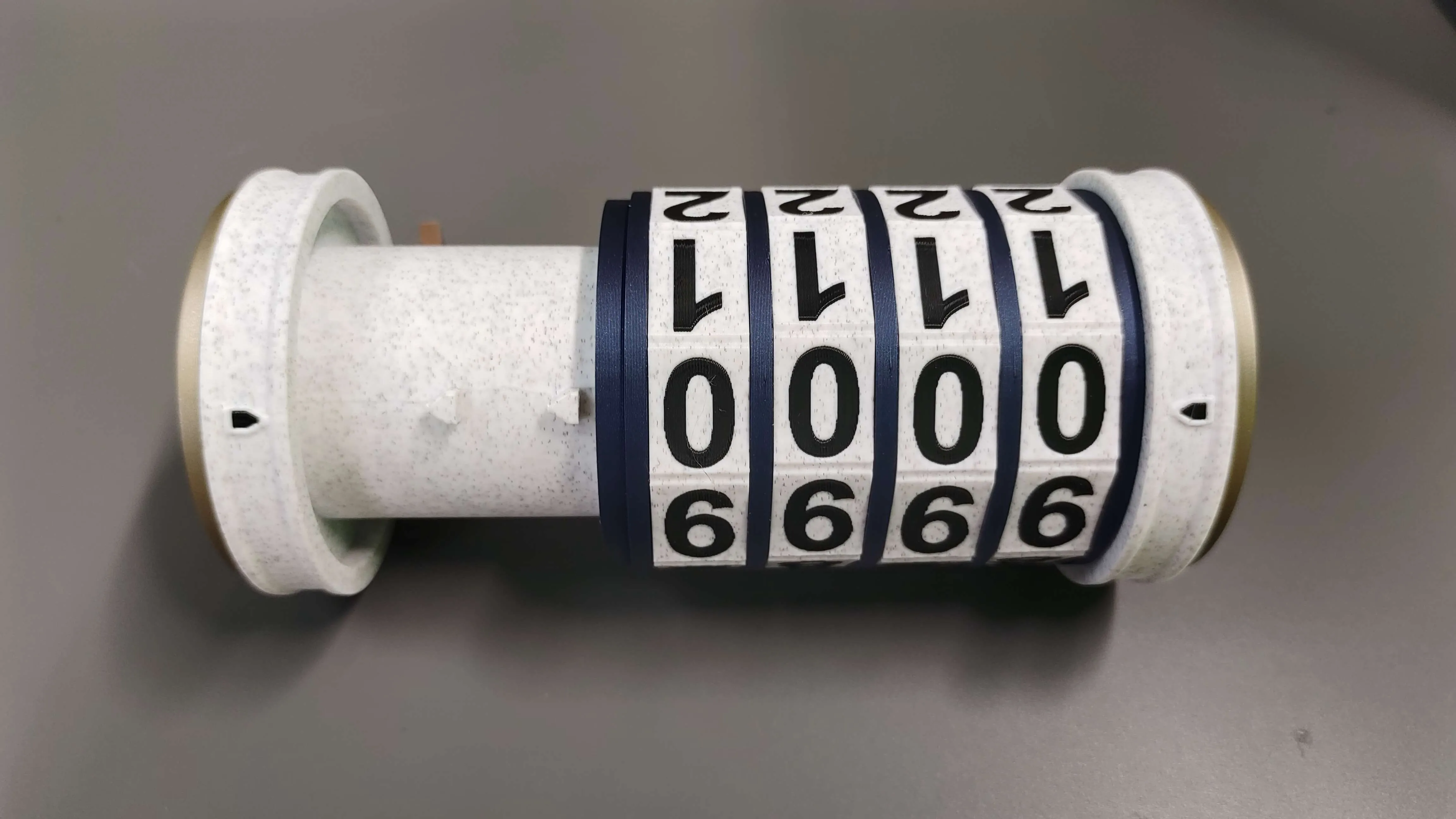 4 Digit Code Lock Container by lindenaho - MakerWorld