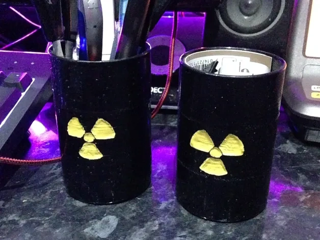 Radioactive Pen Holder by hnaylz361 - MakerWorld
