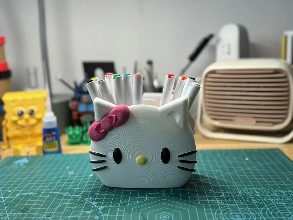 An adorable Hello Kitty pen holder by 小红薯手工人 MakerWorld: Download Free ...