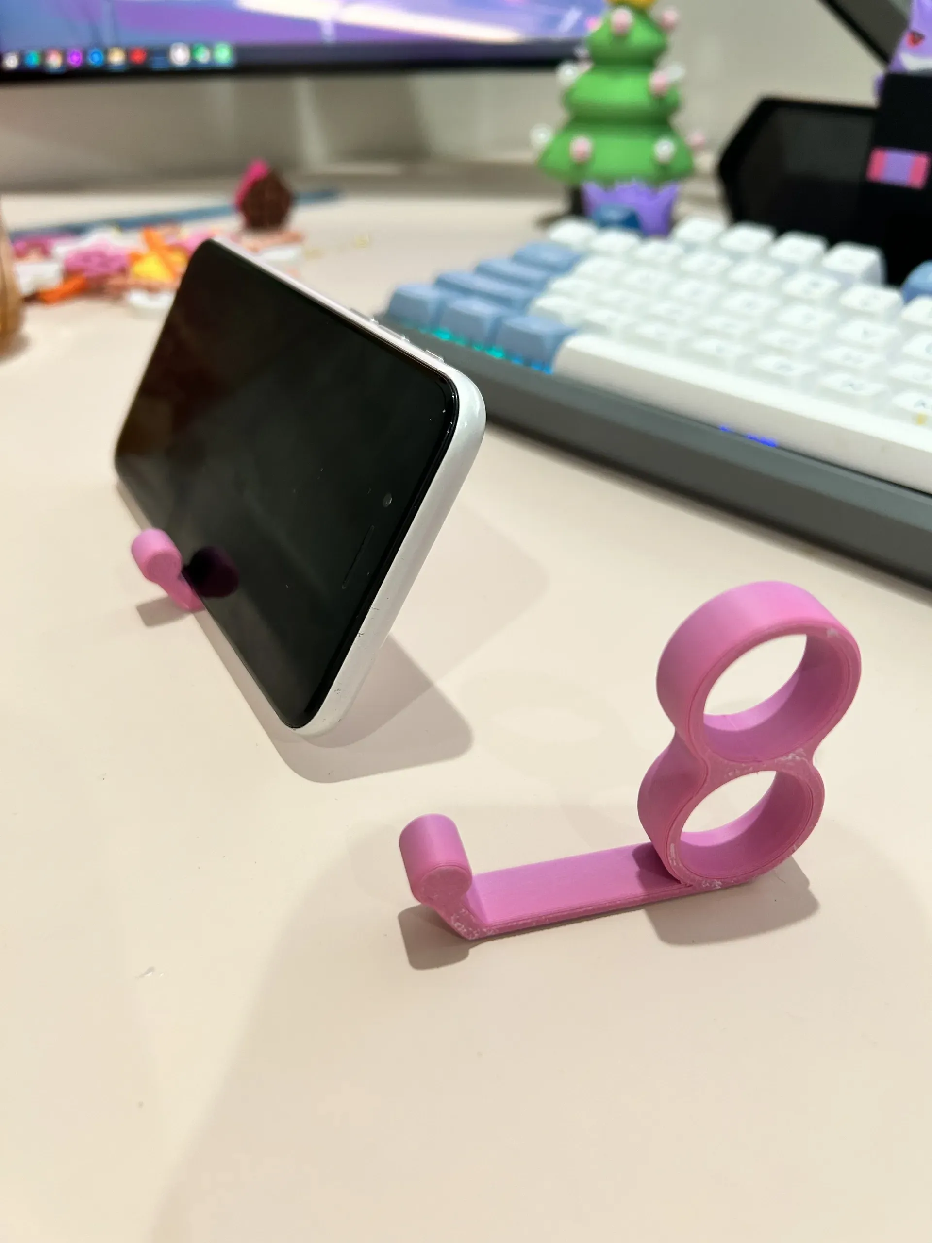【Save Your Pinky Finger】A 2-in-1 Phone Stand by usagi - MakerWorld