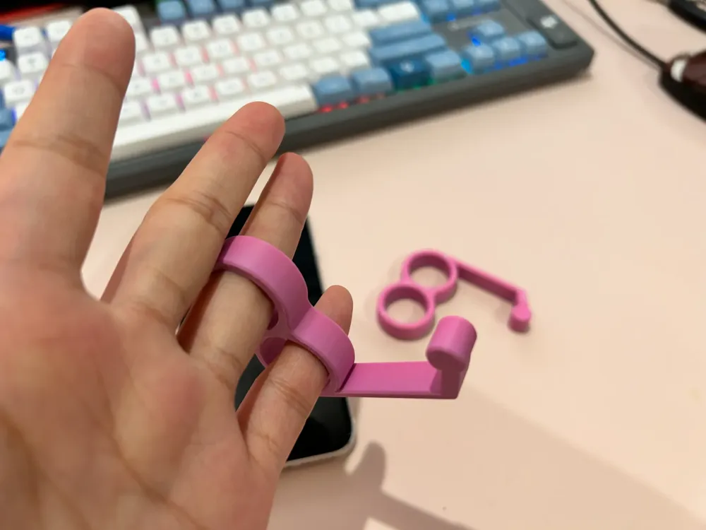 【Save Your Pinky Finger】A 2-in-1 Phone Stand by usagi MakerWorld ...