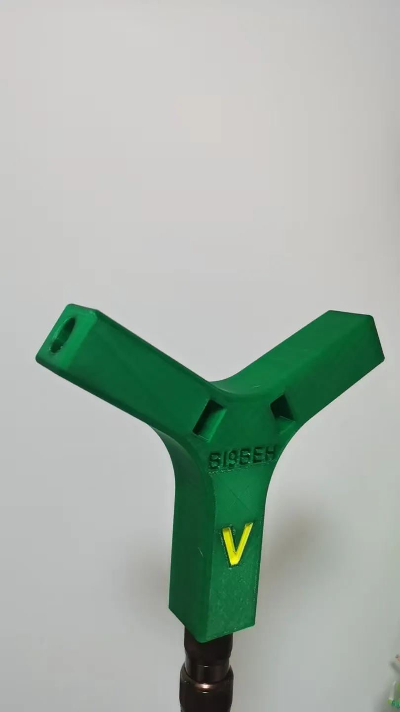 Inverted-V Antenna Mount by vrstar - MakerWorld