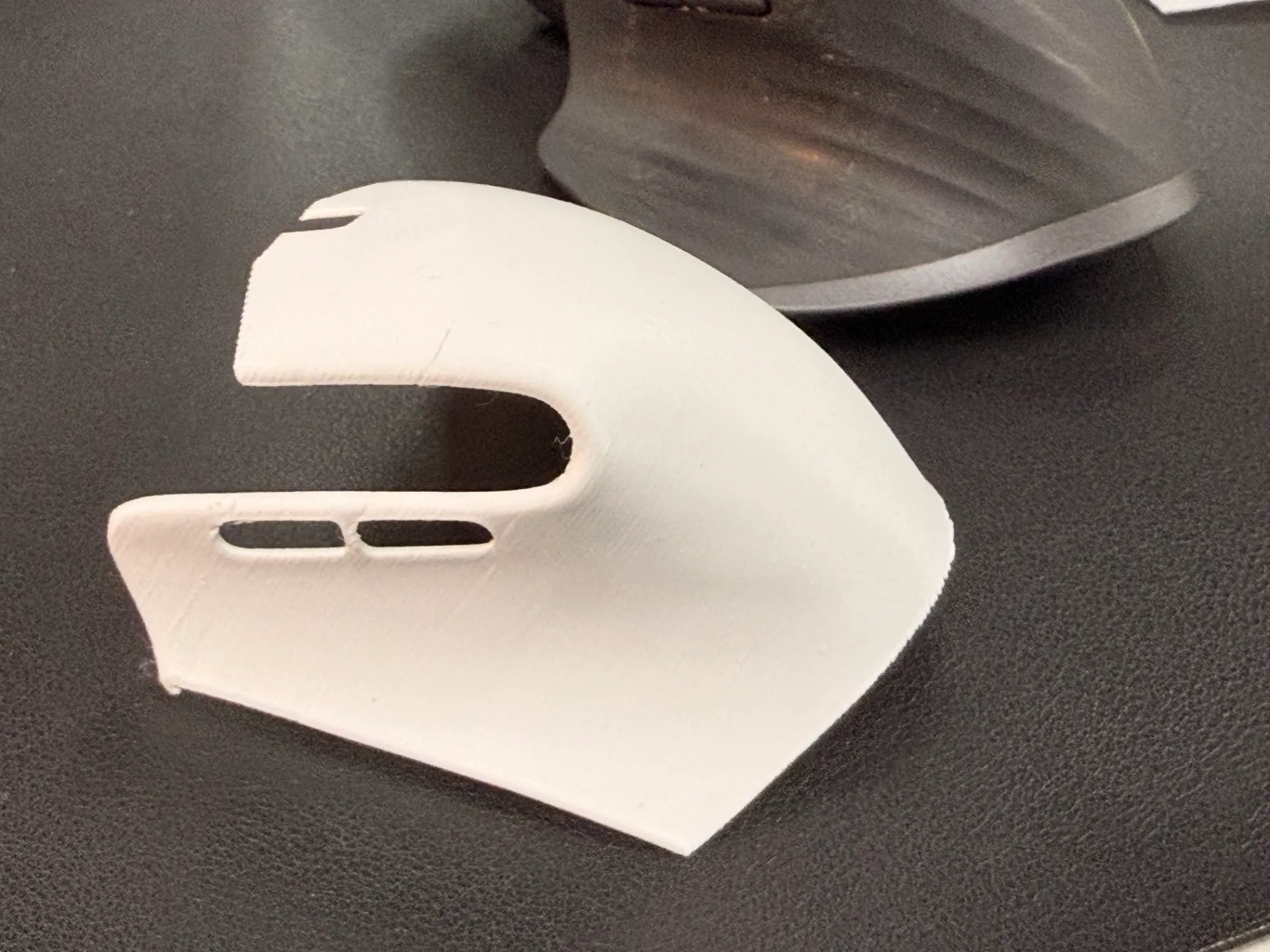 MX Master 3 Rubber Shell (Half Shell) Remixed by XRr_小王 MakerWorld ...