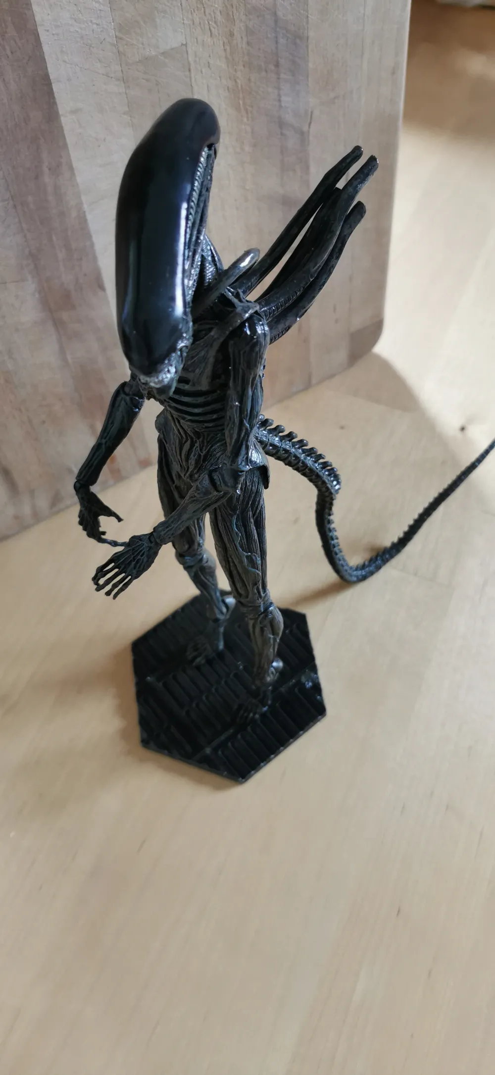 Base Alien Covenant NECA by PavelB MakerWorld: Download Free 3D Models