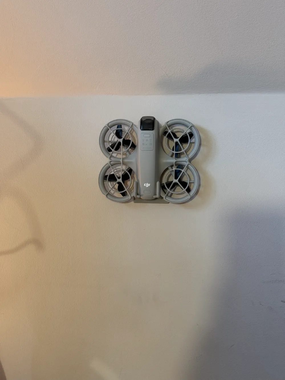 DJI NEO wall mount by Matt - MakerWorld