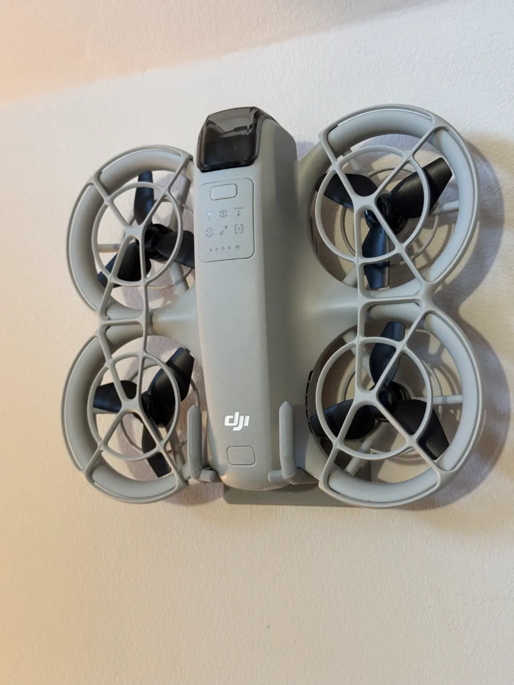 DJI NEO wall mount by Matt - MakerWorld