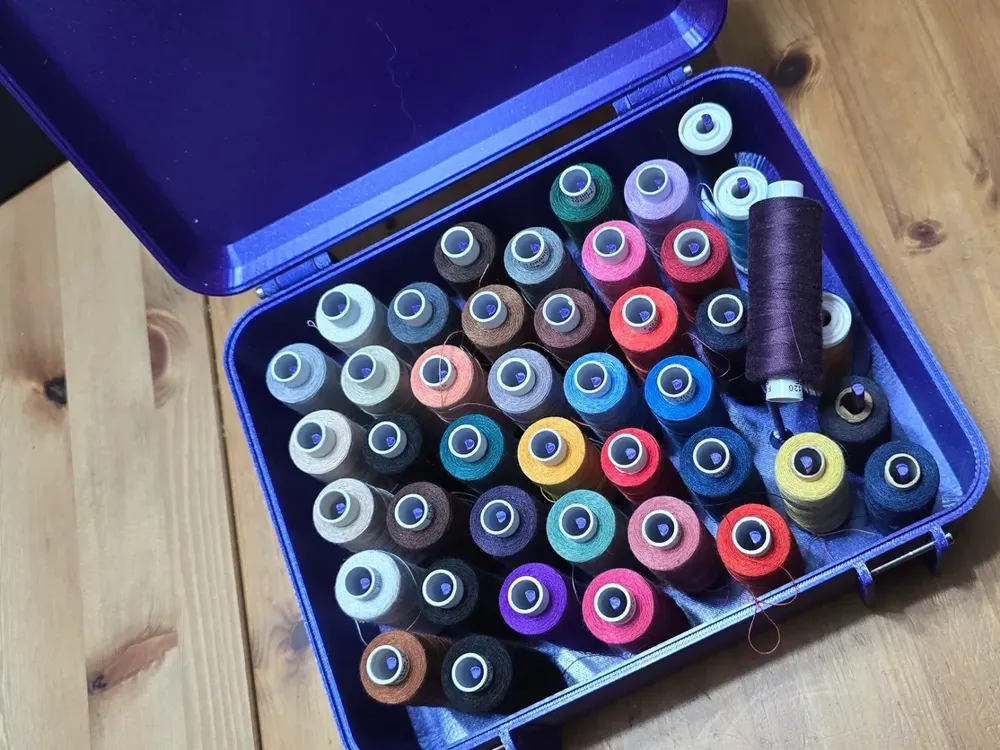 Sewing threads box by The Printer MakerWorld: Download Free 3D Models