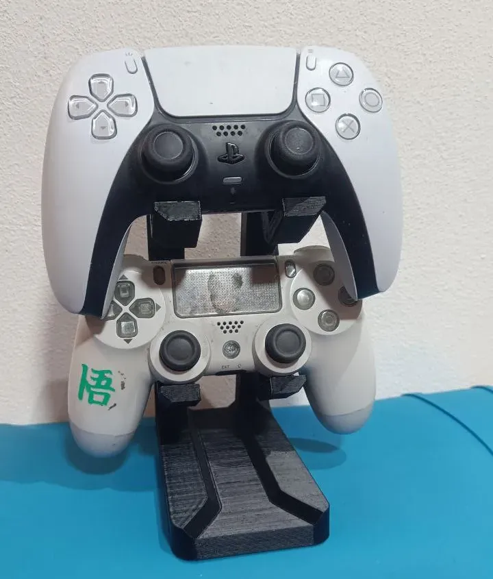 PS4 and PS5 Controller Stand by ImChrono MakerWorld: Download Free 3D Models