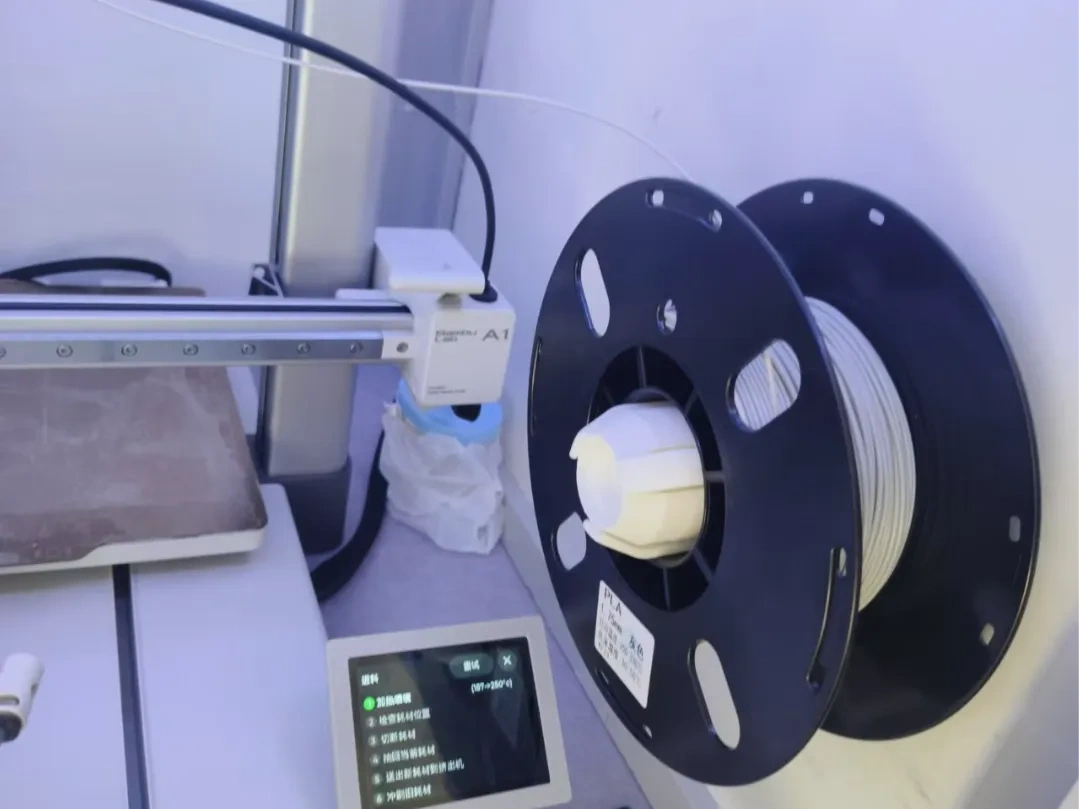 External spool test (attached to the side of the cat enclosure ...