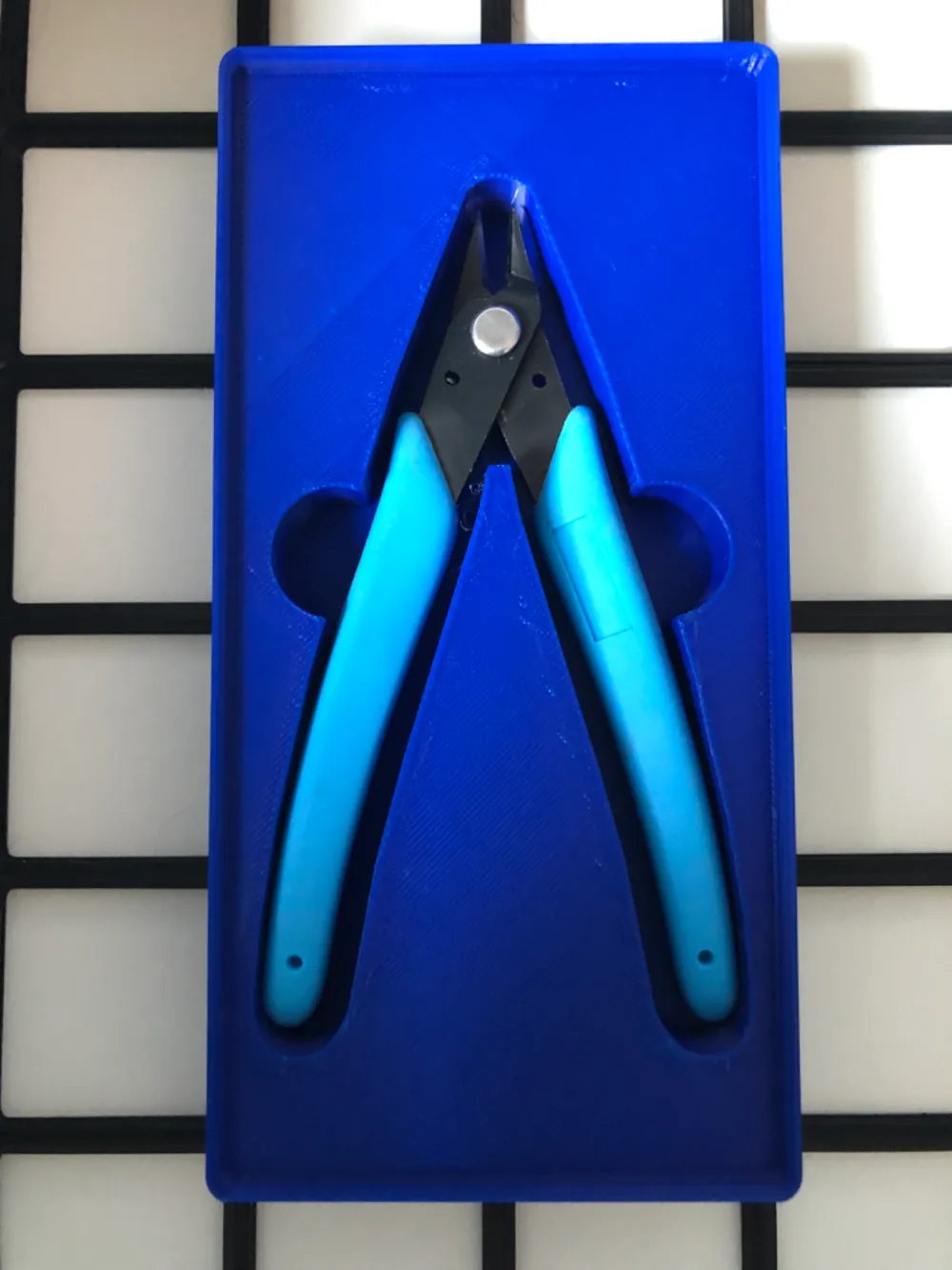 Gridfinity cutters/pliers holder by Samw11 - MakerWorld