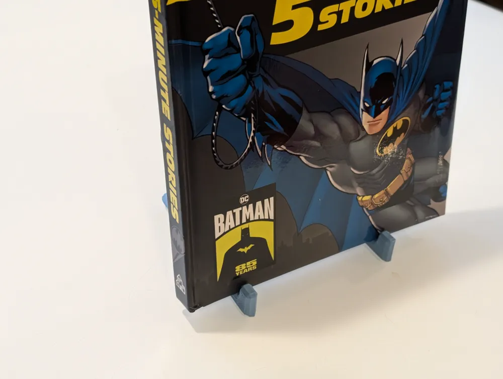 Batman Book Stand by Fantastic Plastic Person - MakerWorld