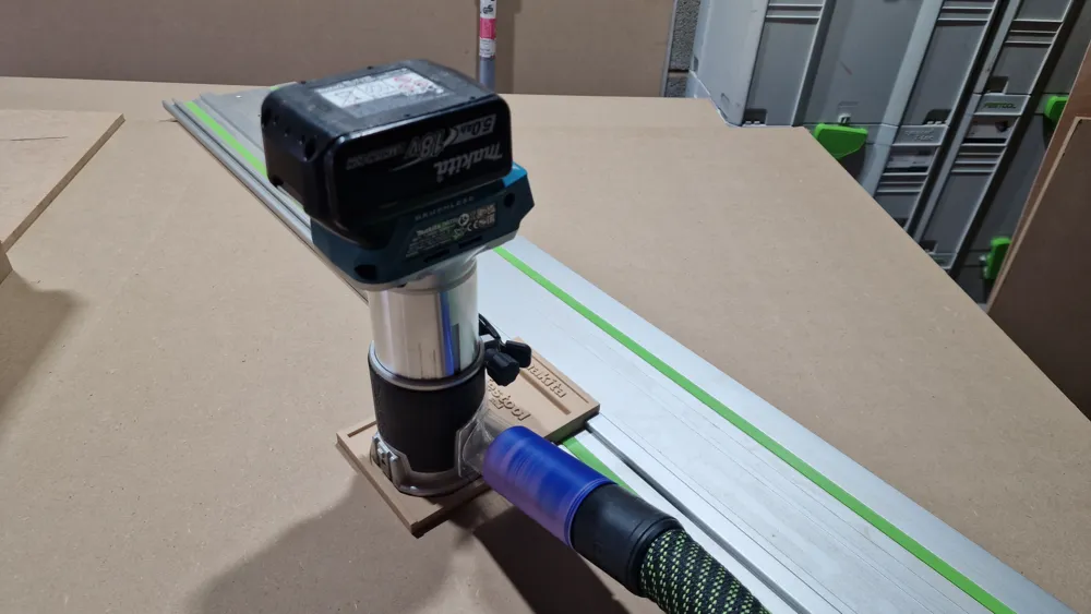 Adapter: Makita DRT50 router on a Festool guide rail by user_3478318040 ...