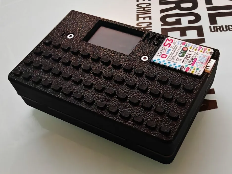 Cardputer case with keyboard and display clip by Gulasch MakerWorld ...