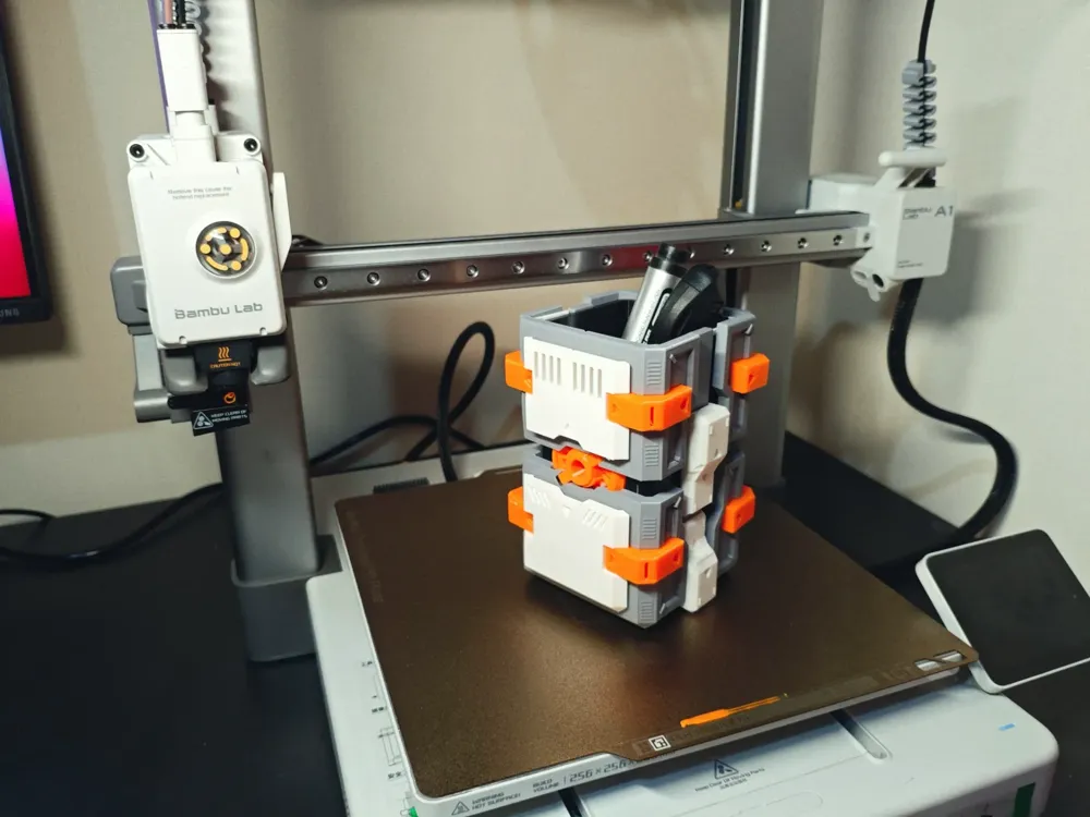 Cyberpunk Mechanical Style Pen Holder by user_674979386 - MakerWorld