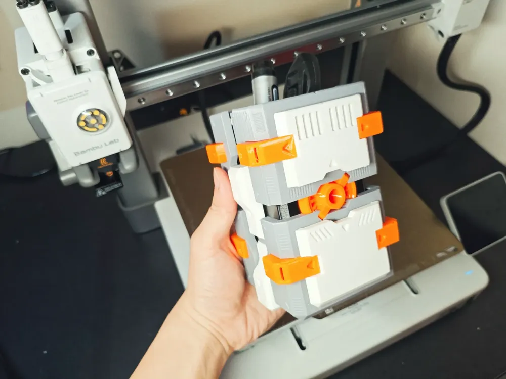 Porta-canetas estilo cyberpunk por user_674979386 MakerWorld: Baixe modelos 3D gratuitos