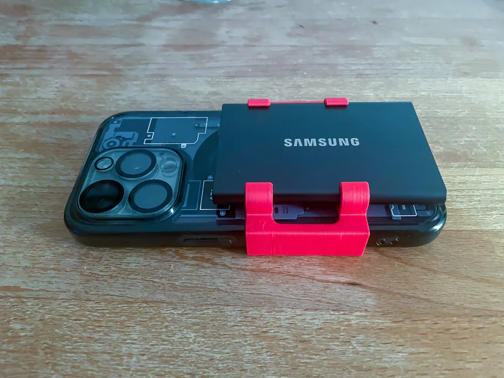 Samsung T7 SSD holder iPhone 15 Pro silicone case by rolfi MakerWorld ...
