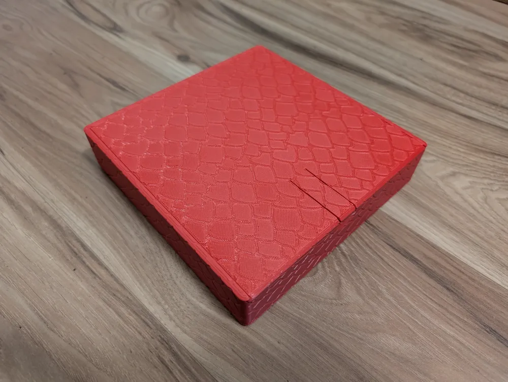 Biggs Battle Box - DragonScale - Free 3D Print Model - MakerWorld