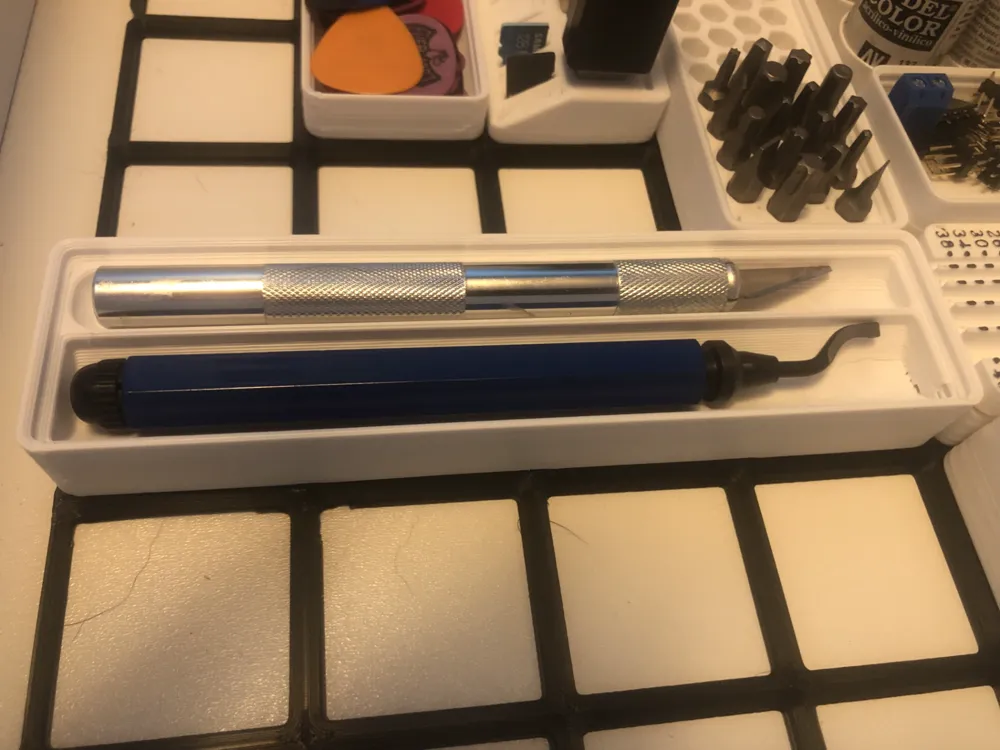 Gridfinity Deburring Tool and Scalpel Holder by FirkwithaD - MakerWorld