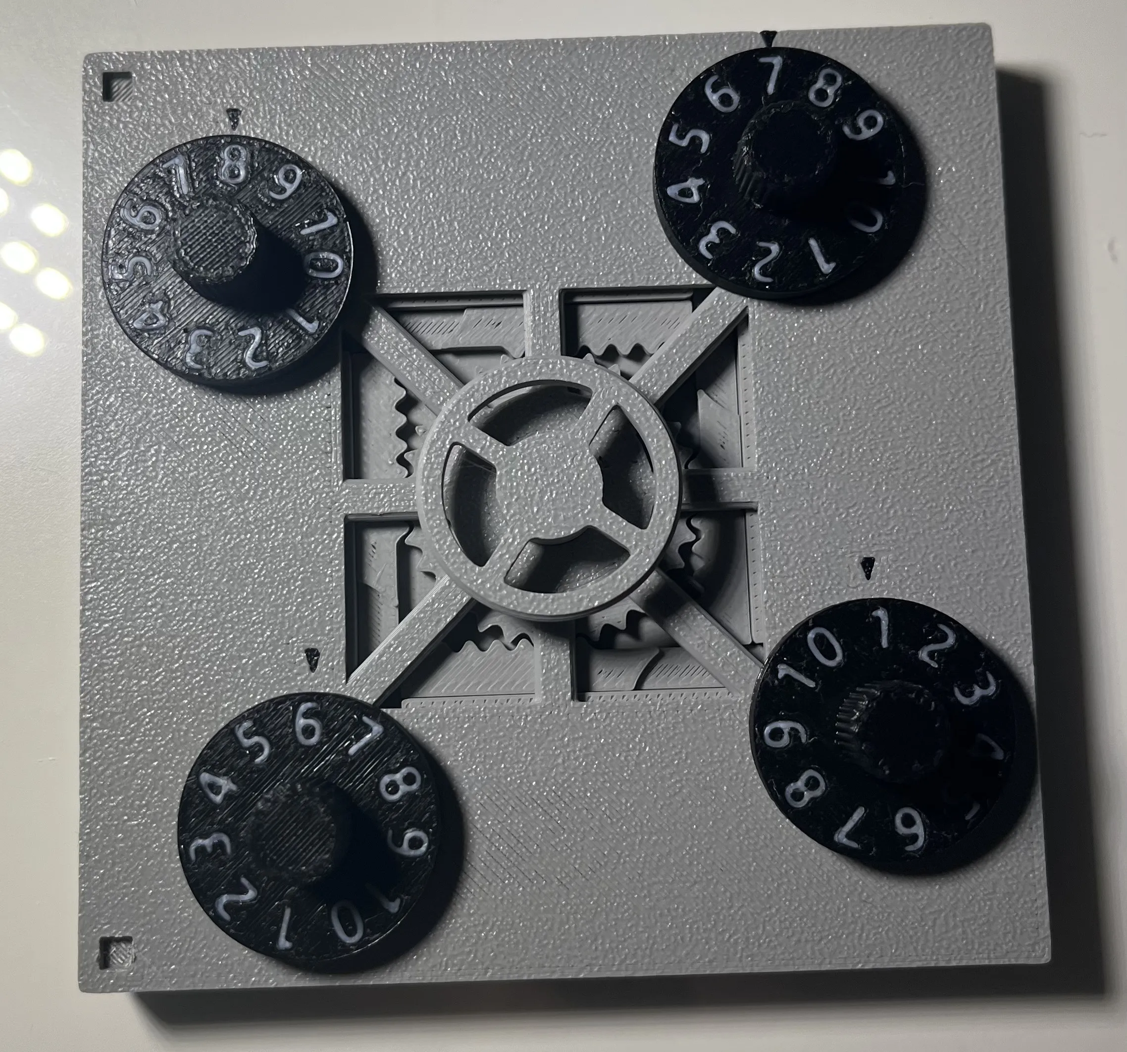 Bank Vault 4-digit combo (Customizable) by Arc3dprinting - MakerWorld