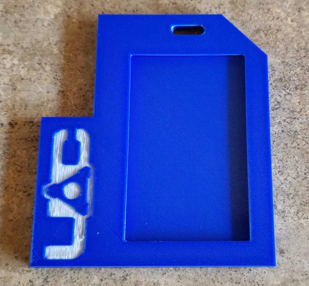 Doom keycards for your ID by Juan Francisco VelaMakerWorld: Download ...