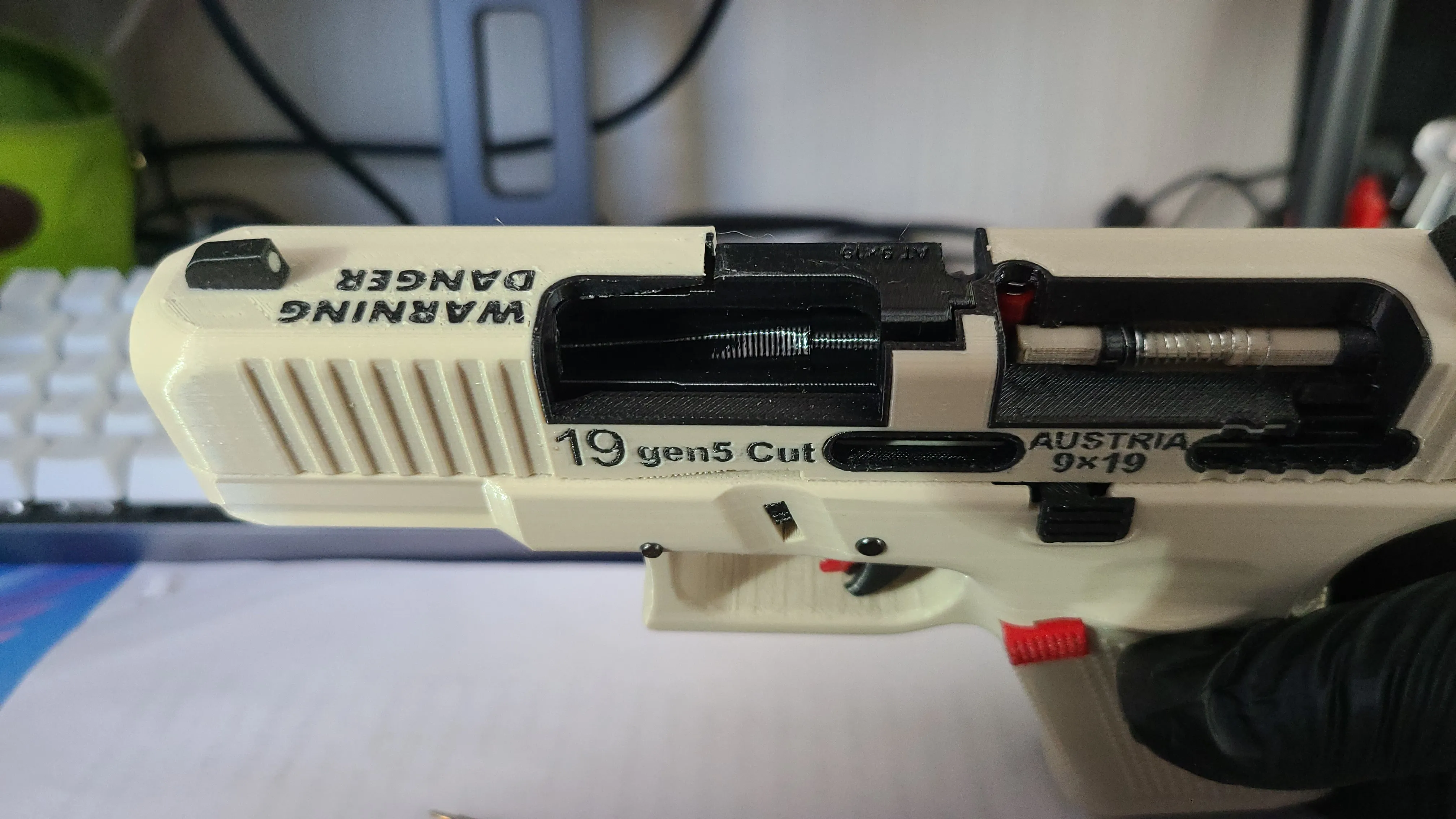 Glock 19 Gen5 Cut Assembled Glock 19 Toy Pistol Model by a.m - MakerWorld